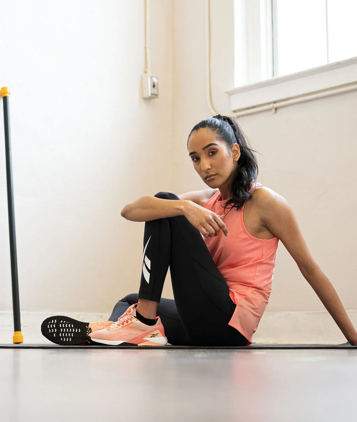 5 Stretches to Loosen Your Hips for Long Runs – Reebok